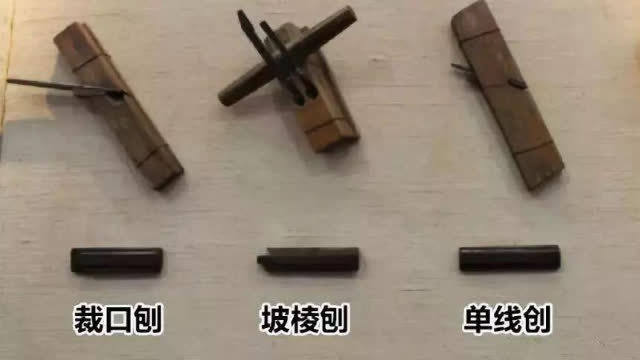 老师傅制作一把传统木工刨,这手艺太赞了,堪称完美之作