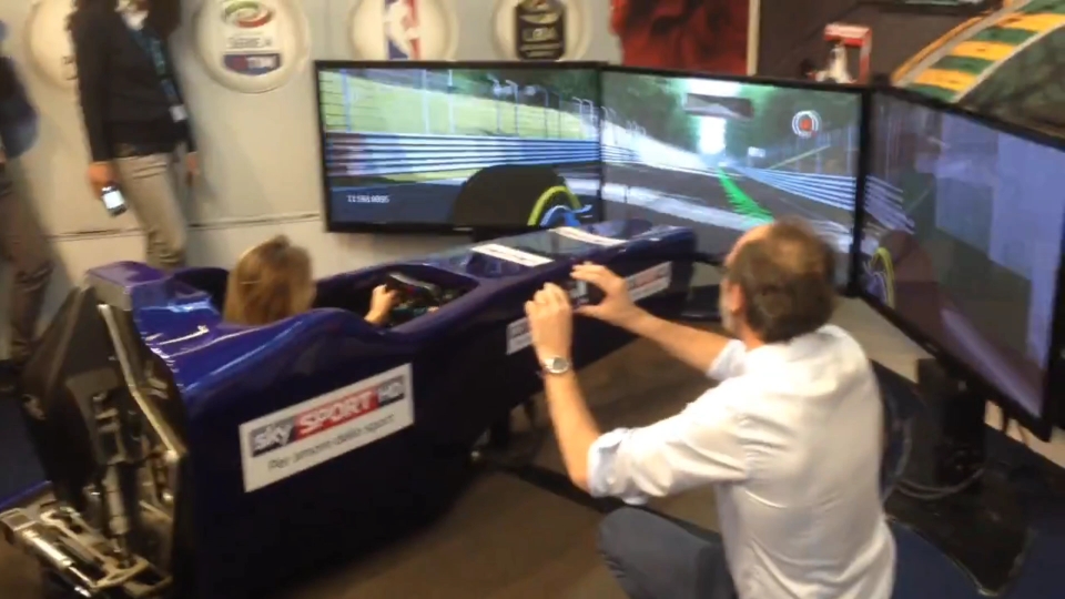 F1赛车模拟器,这个好,这个逼真!