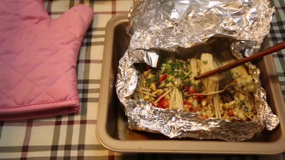 #烤箱 #vlog日常 #美食 瞎鼓捣也很好吃的金针菇@抖音小助手