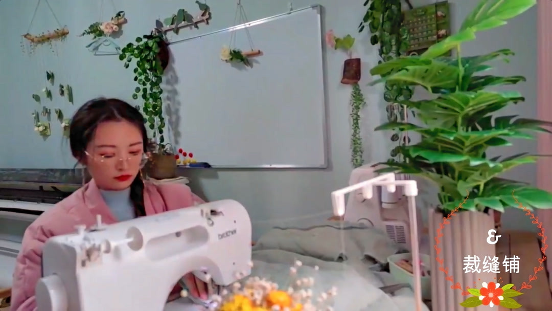 欣子今天去买的5元一斤复合绒面料,给闺女做一件大衣,用了2斤