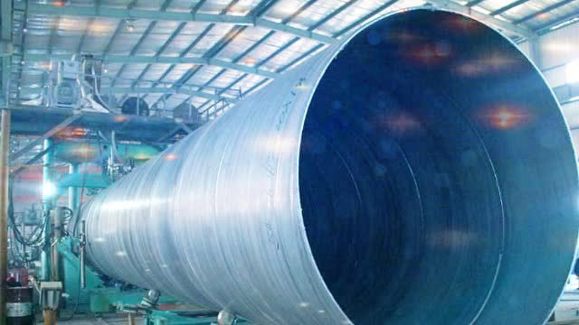 几十米粗的钢管是如何制造的?想不通的看完就明白了