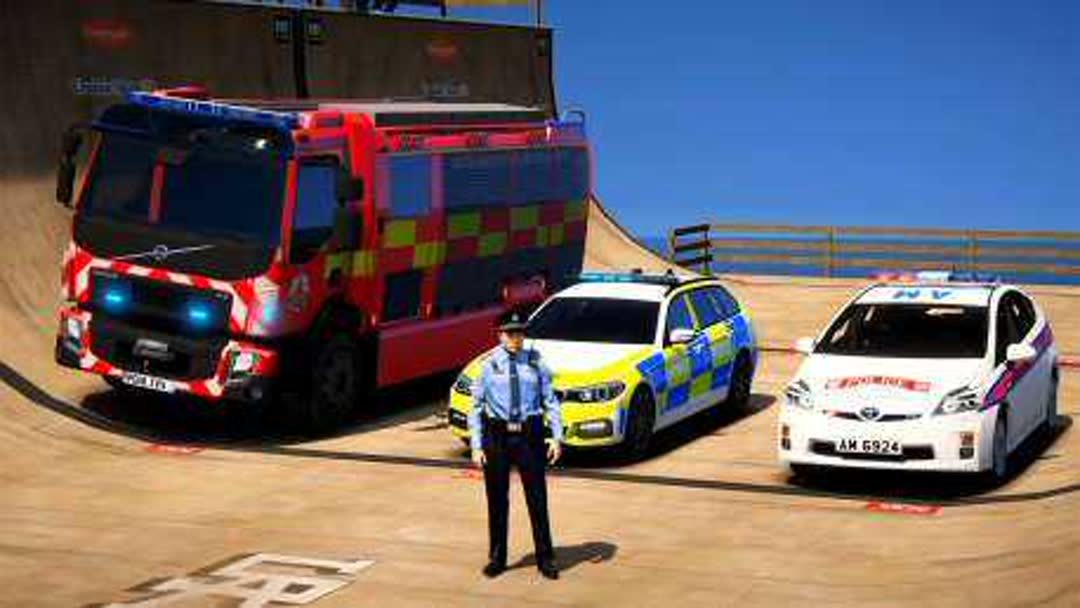 GTA5警察模拟:警车从高空砸向地面直接报废了