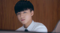 开学第一课就是数学课,老师竟然自我吐槽,把学生们都给逗乐了!