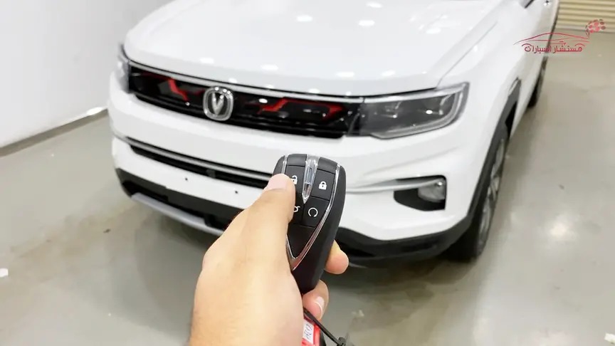 长安CS35PLUS到店实拍,按住钥匙不松手,惊艳一幕上演了