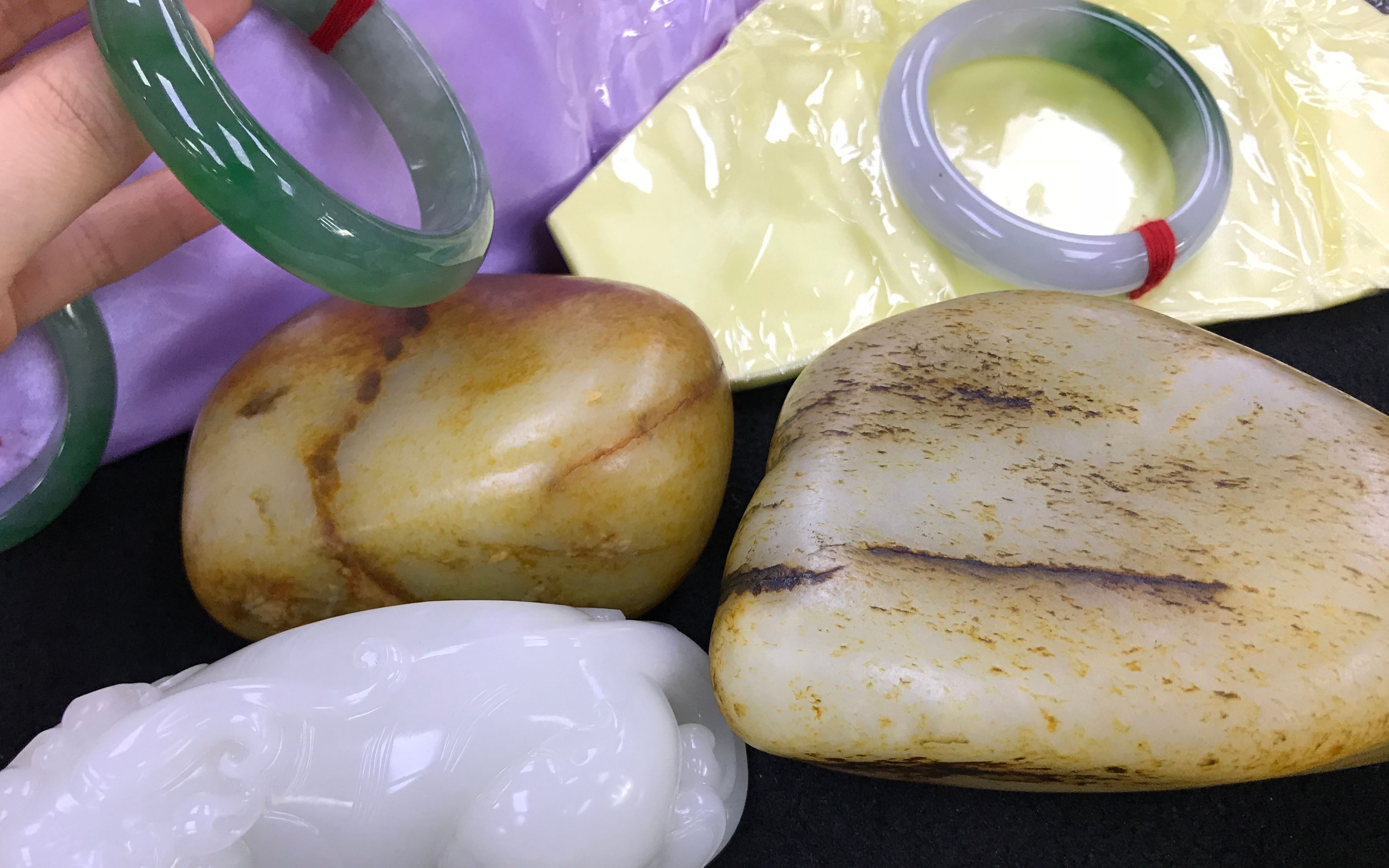 翡翠和田玉2018年以及以后哪种更具有收藏价值?专家一语道破