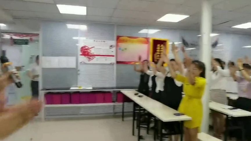 被锦程学子们热情包围[爱心]用心用爱传递教学使命[愉快]