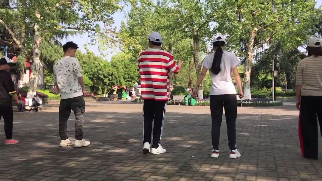 鬼步舞《凌波微步》教学,只需8步,老师教你1分钟学会它