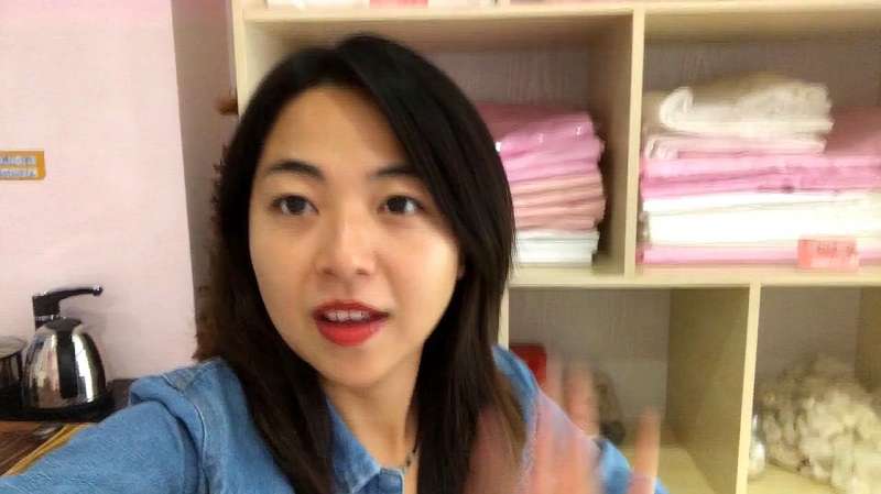 你知道制作蚕丝被的过程吗?女孩去监工拍下全过程,你看懂了吗?