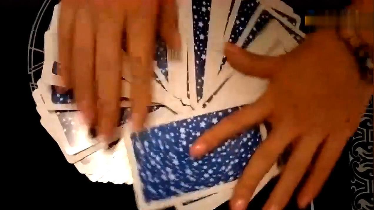 塔罗牌占卜教学基础:从洗牌开始,你喜欢玩塔罗牌吗?