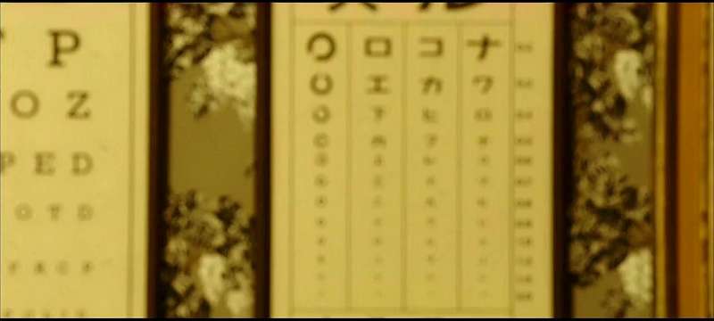 美女看到了和自己长的一模一样的人,天底下有这么巧的事
