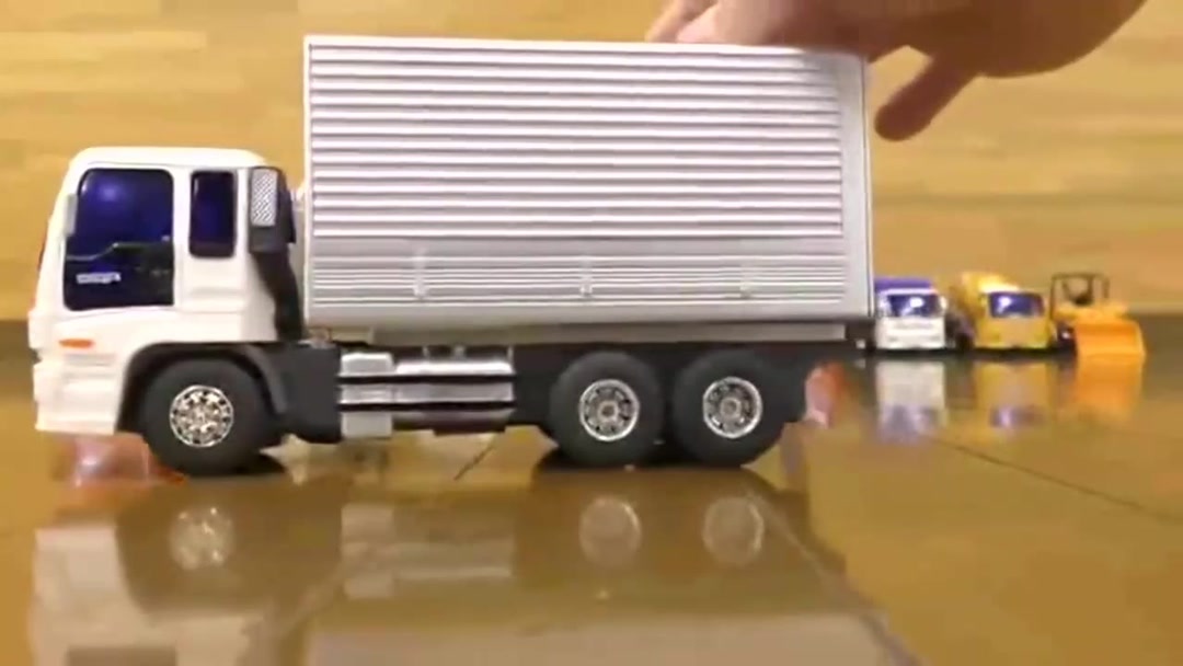 玩具车 挖掘机翻斗车压路机叉车装载机表演视频