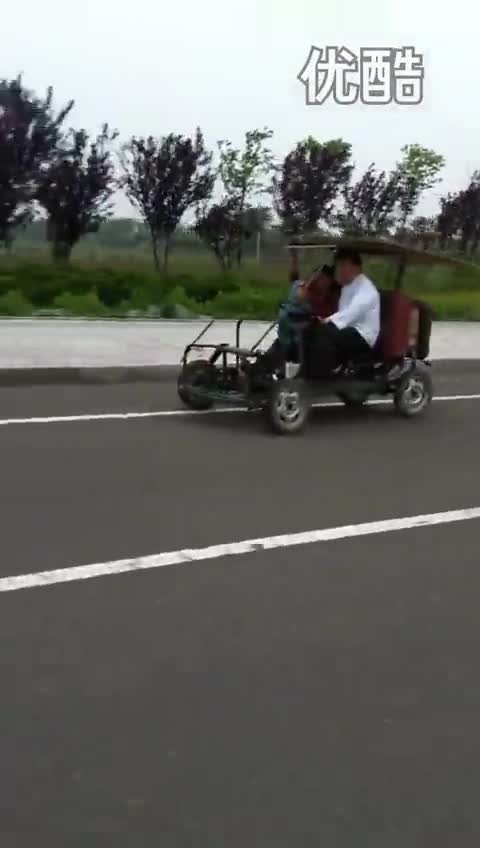 超牛老汉自制四轮电动车