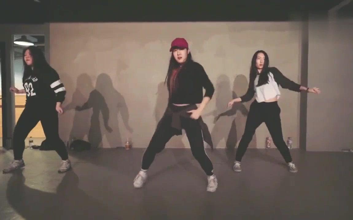 简单又好看舞蹈《Me Myself I》女生跳舞就是这么帅!