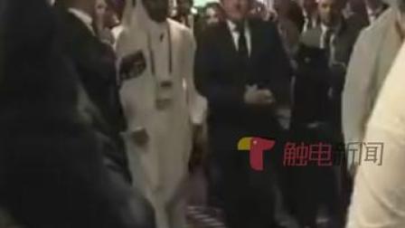 当地时间12月14日,卡塔尔世界杯半决赛法国以2:0胜摩洛哥,法国总统马...