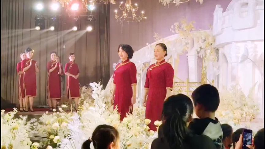 #旗袍秀#怀化市模特协会,为好友儿子女儿的婚宴助兴