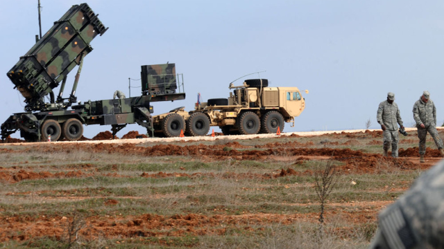 国内炼油厂遭袭,沙特扬言报复伊朗,却转头跑到叙利亚扔炸弹