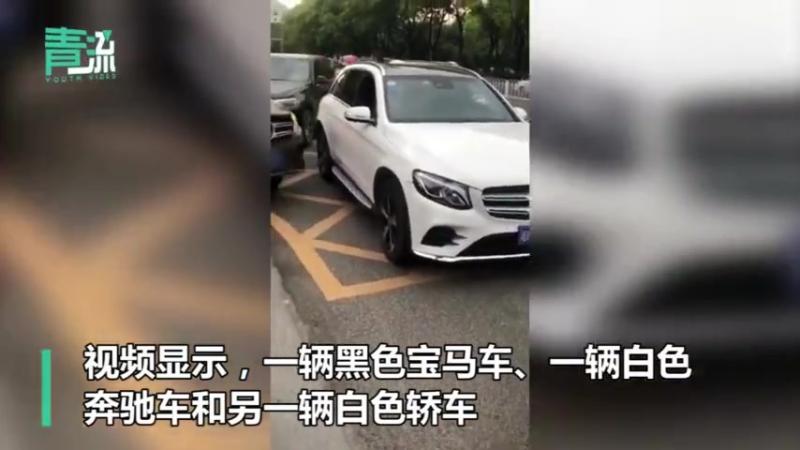 ...警方:存在感情纠葛 】近日,一段疑似“打小三”的视频在网上广为...