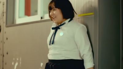 胖妞和校花同台竞选学生会,结果胖妞用一招,支持人数竟反超校花