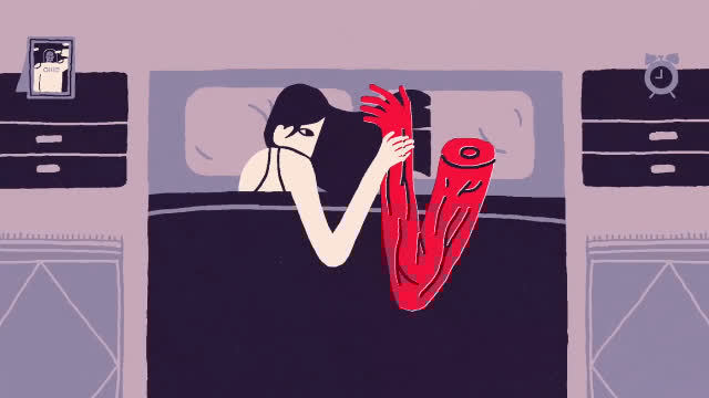 宇航员到太空探险,怕女友孤单,于是留下了自己的手臂陪伴