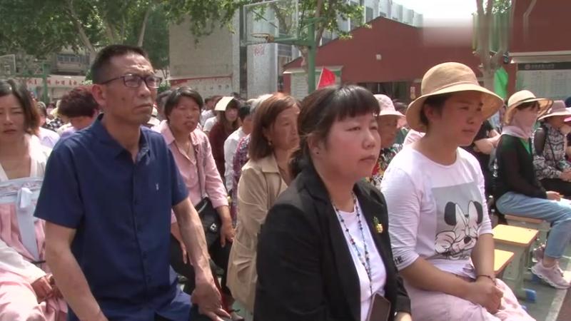 开封六中举行家长学校开学典礼