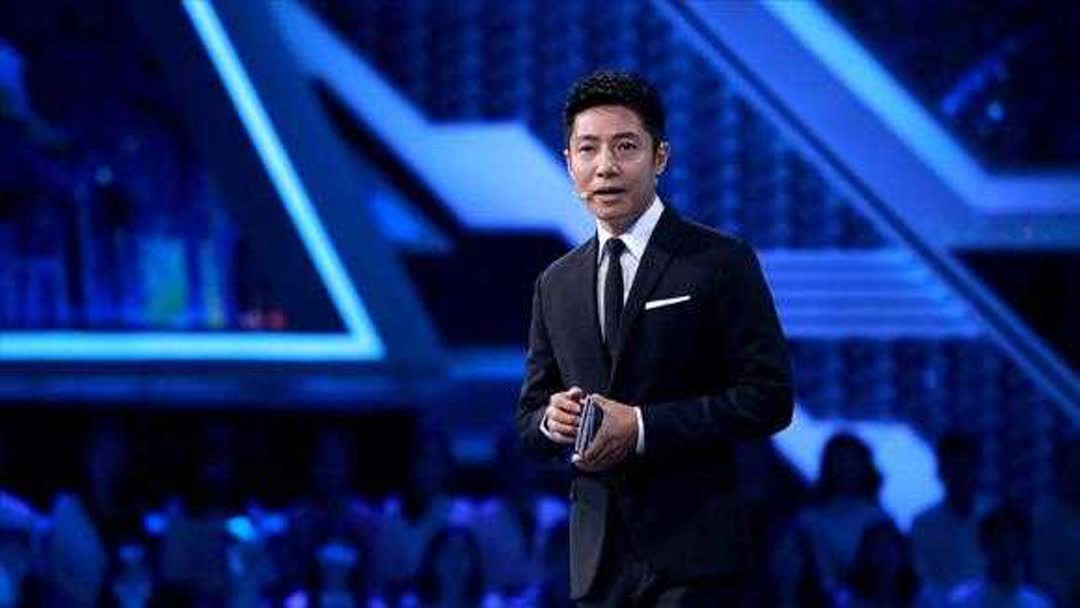 央视Boys再次合体:撒贝宁模仿新闻联播翻车,康辉表示这是撞车