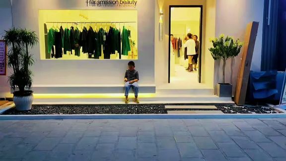 #展厅实拍 #服装店设计 #服装 微水泥装修门店开始营业啦