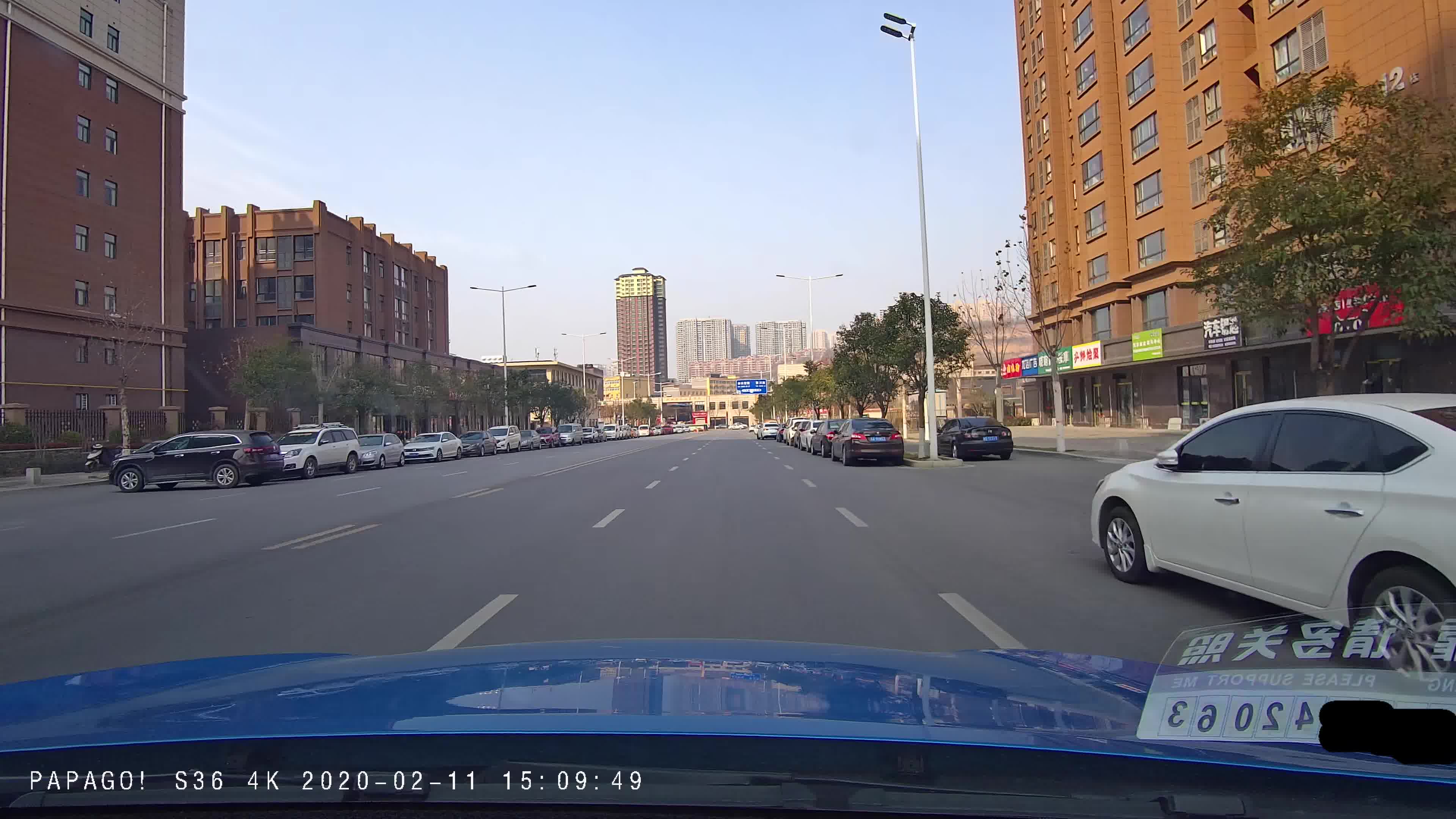 趴趴狗S36行车记录仪4K晴天效果
