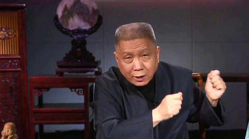 马未都教学用毛笔画竹子:只要你敢画,别人都能看出来这画的竹子