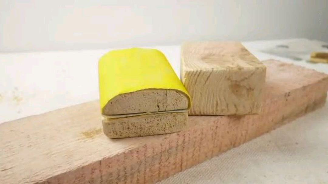牛人用木头自制砂纸打磨神器,干起活来轻松又高效率