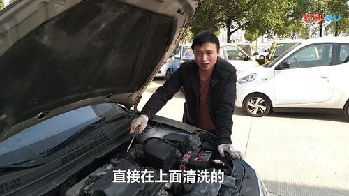 发动机节气门是不是这样清洗 请懂的老司机来评论 (1)