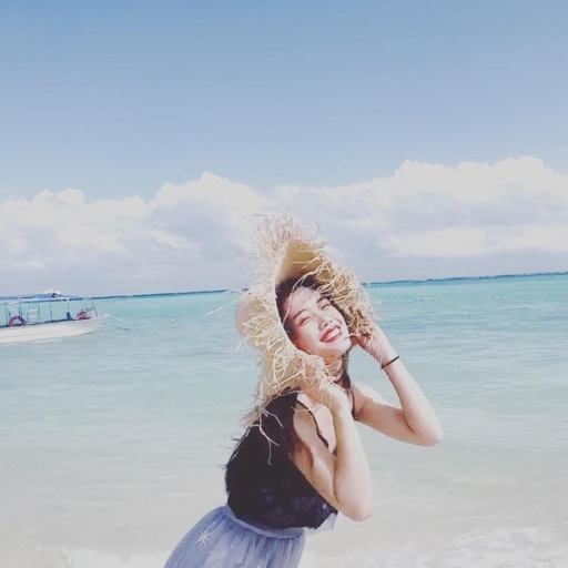 弹钢琴的花老师 
