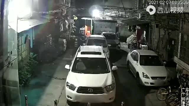 盗窃外卖电动车现场曝光!男子防止被定位自带电池,已被刑拘