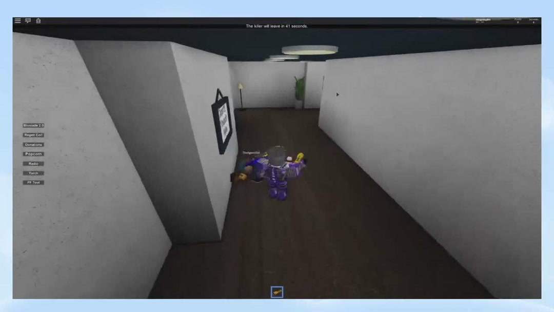 面面解说:Roblox大厦模拟器,为了躲避怪物追击只能躲在厕所里了