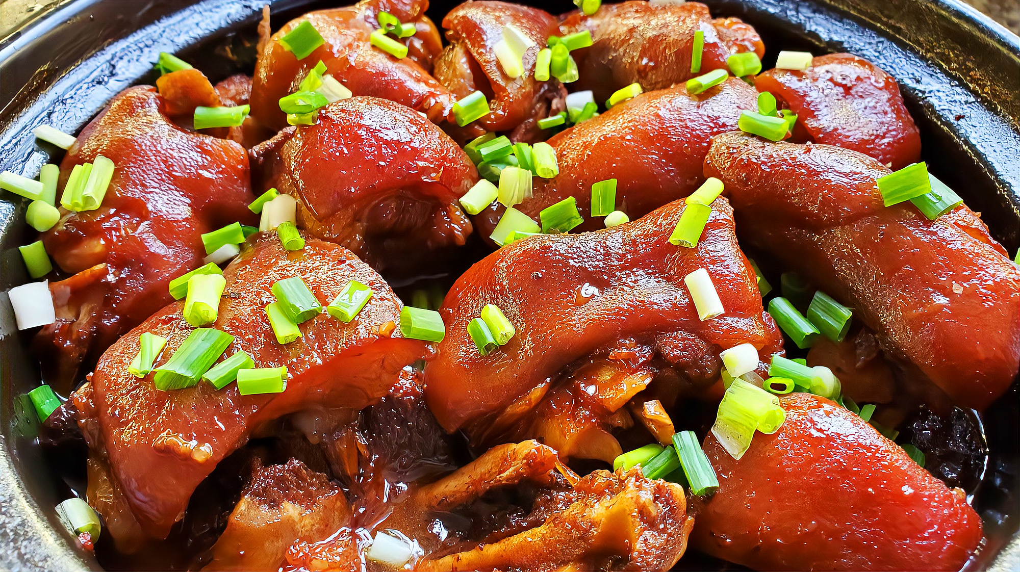 猪脚怎么做才好吃不腻?客家人教你新做法,简单易学又好吃