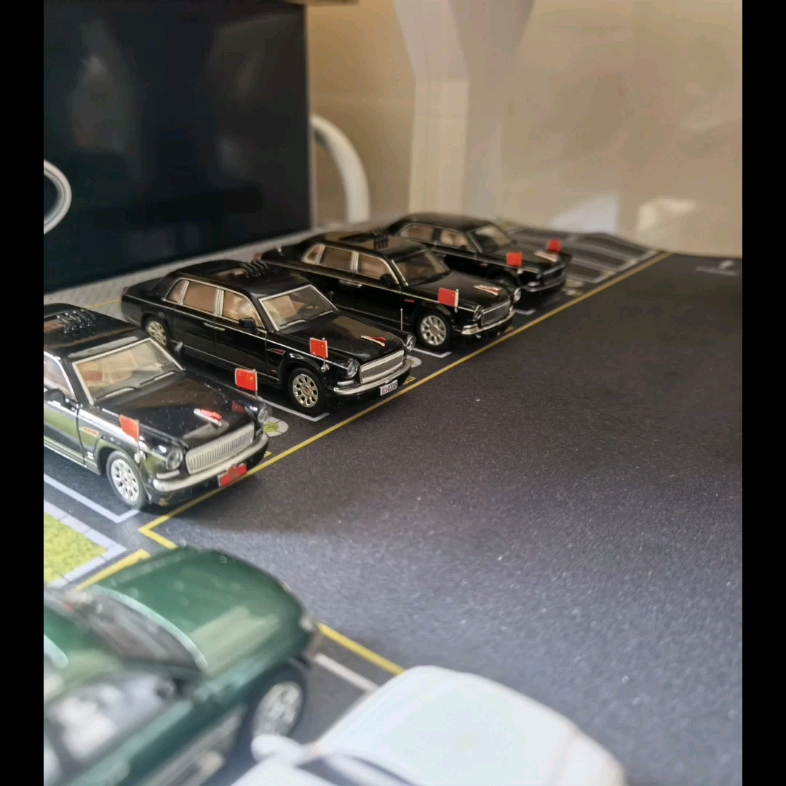 1:64地表最强红旗车队模型模型模型