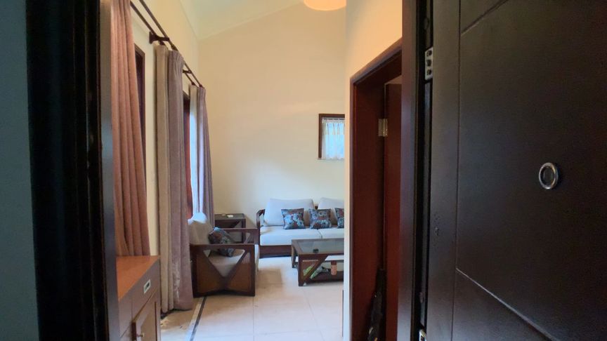 成都这个总价135万的现房叠拼,两层楼该有的都有买了就可以住