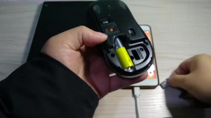 出差在外,没带电脑,需要U盘里的资料怎么办?一根数据线就够了