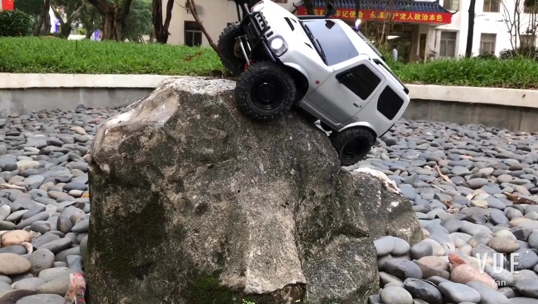 【粤野RC俱乐部】铃木SUZUKI 吉姆尼JIMNY 仿真攀爬越野车 首次...