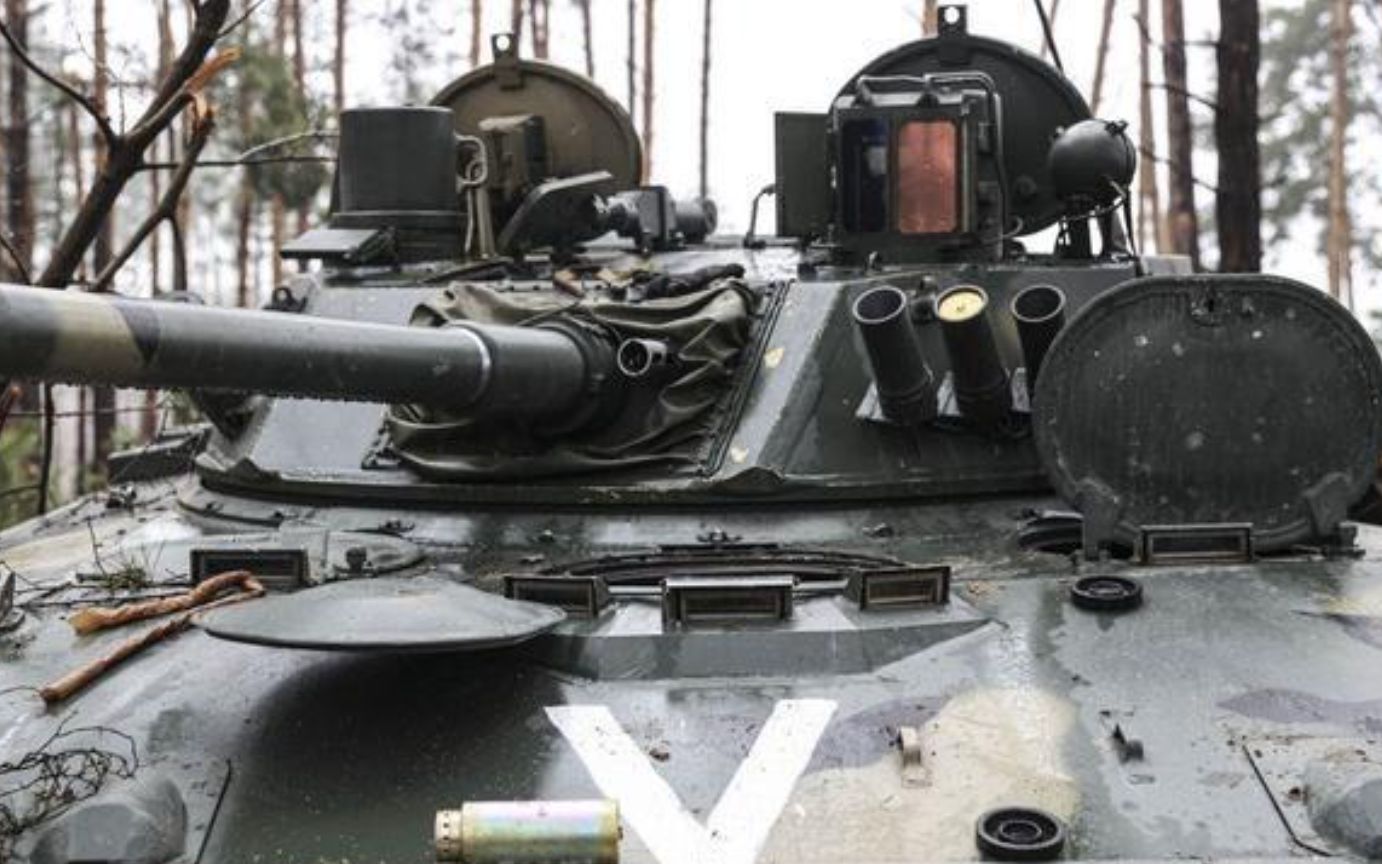 俄乌战争【战争雷霆】属于是专业对口了