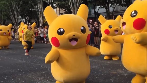 游戏口袋妖怪里的皮卡丘来到现实世界了!超萌皮卡丘!