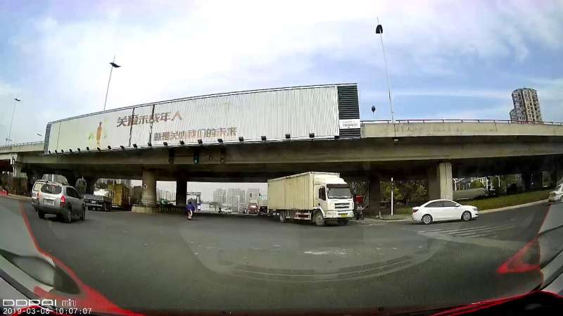 我这样算是闯红灯吗?这样会被扣分吗?请求大神指点