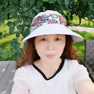 水流云在草青青 