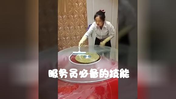 服务员必备技能:现在做服务员要求都这么高了吗?