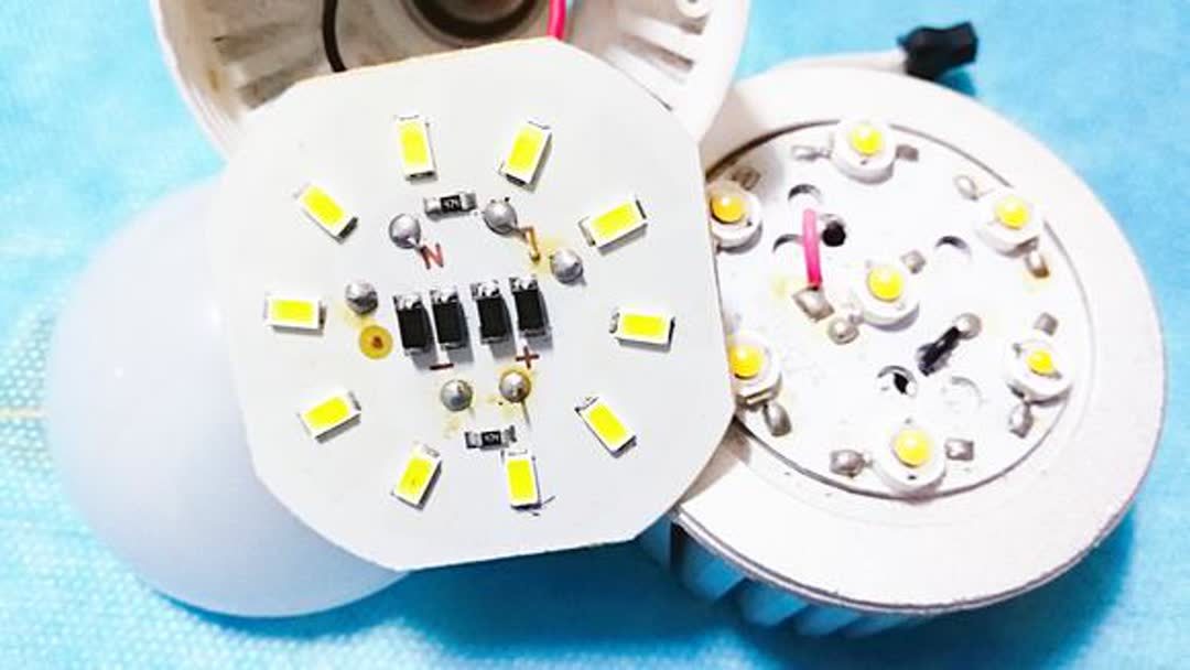 LED灯不亮,一闪一闪,80%都是这里出了问题,随便修修就能用了