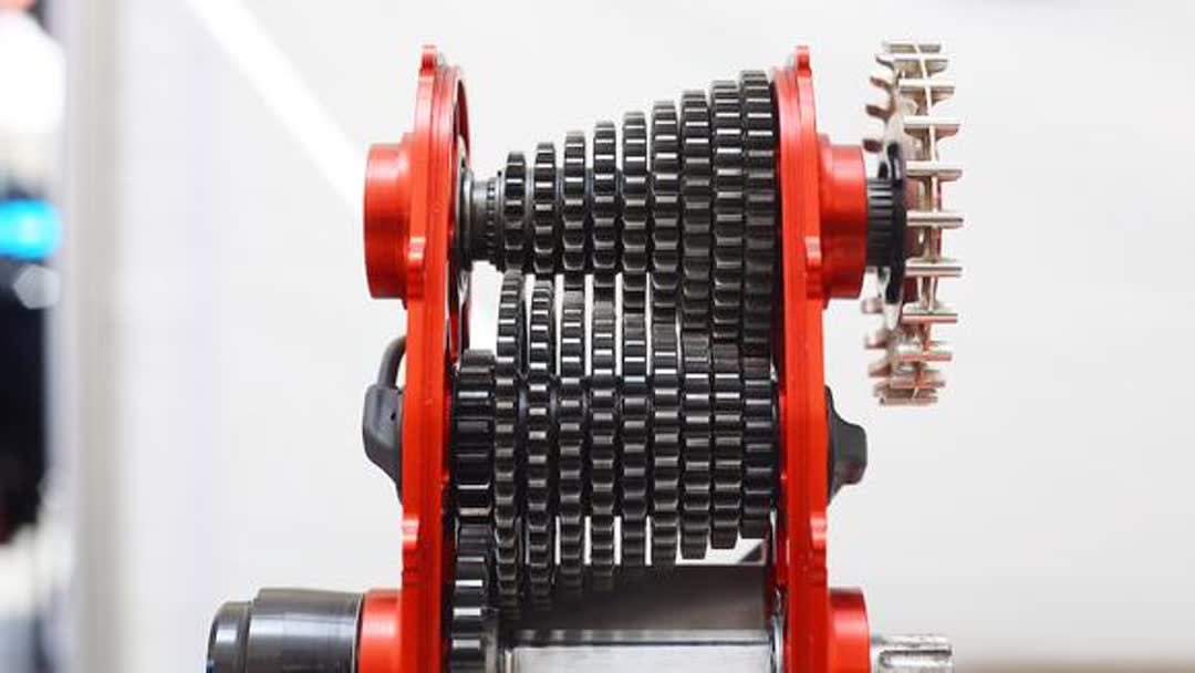 中轴变速箱,飞轮排列整齐,不管功能怎样,已经拯救了强迫症的我