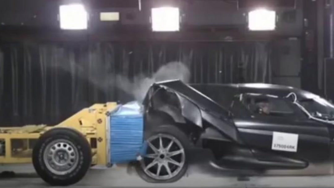 最昂贵的碰撞测试,柯尼塞格玩碰撞,这一撞几千万没了!