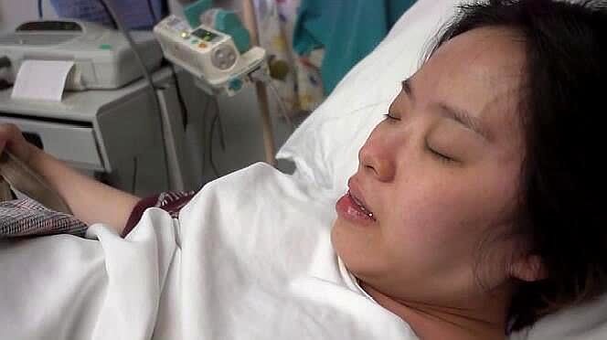 孕妇第一胎生产全记录,十指全开却被迫转剖,生娃的妈妈好可怜