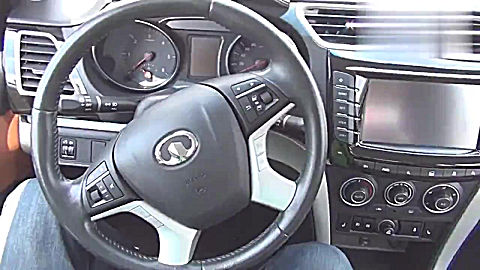 国产车在海外,实拍长城皮卡海外版,看看跟国内的有什么区别