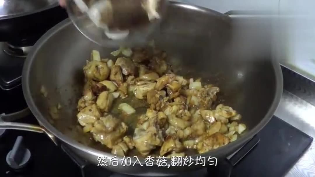 米饭这样做,饭和菜一锅出,浓香好吃,做法超简单,果断收藏了!