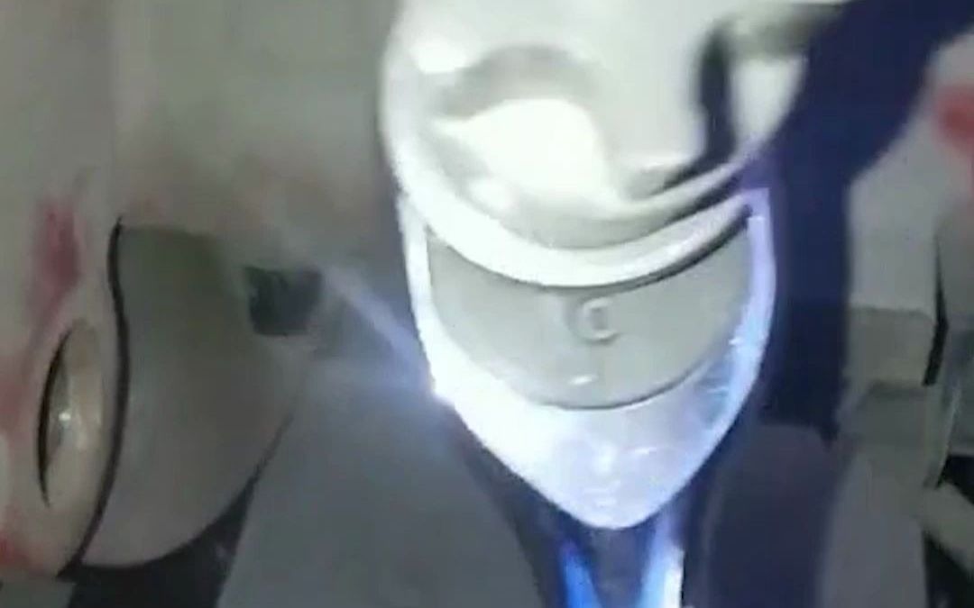师傅使用山东田中盘车专用维修工具进行维修,平常盘车需要半小时,...